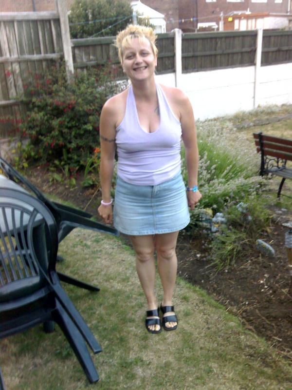 Tattooedladydee 48 From Nottingham Is A Local Granny Looking For