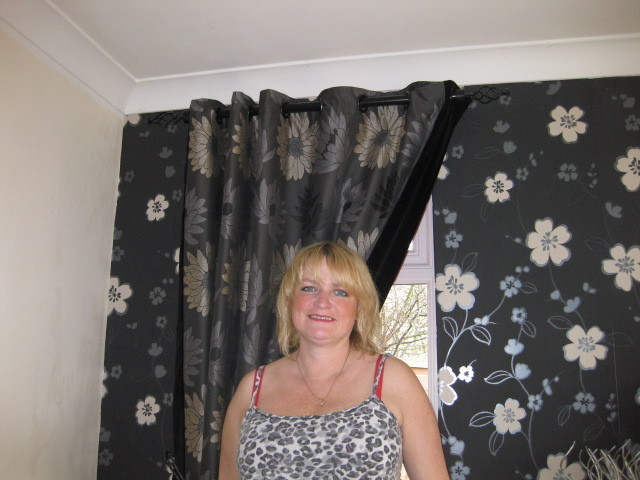 Ssuuee 46 From Glasgow Is A Local Granny Looking For Casual Sex