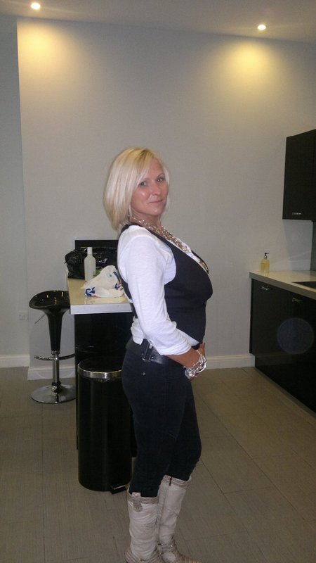 Lady Bridget Jones 45 From Wolverhampton Is A Local Granny Looking